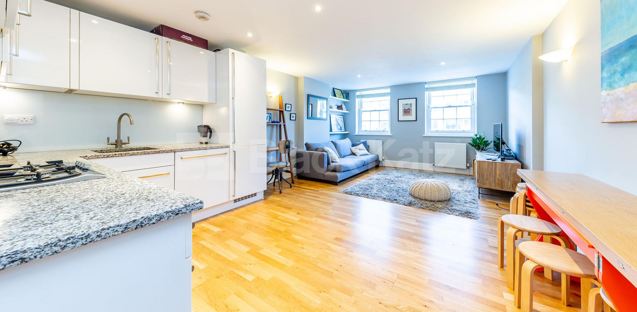 Ample natural light 1 Bedroom, Furnished Flat in Kings Terrace NW1